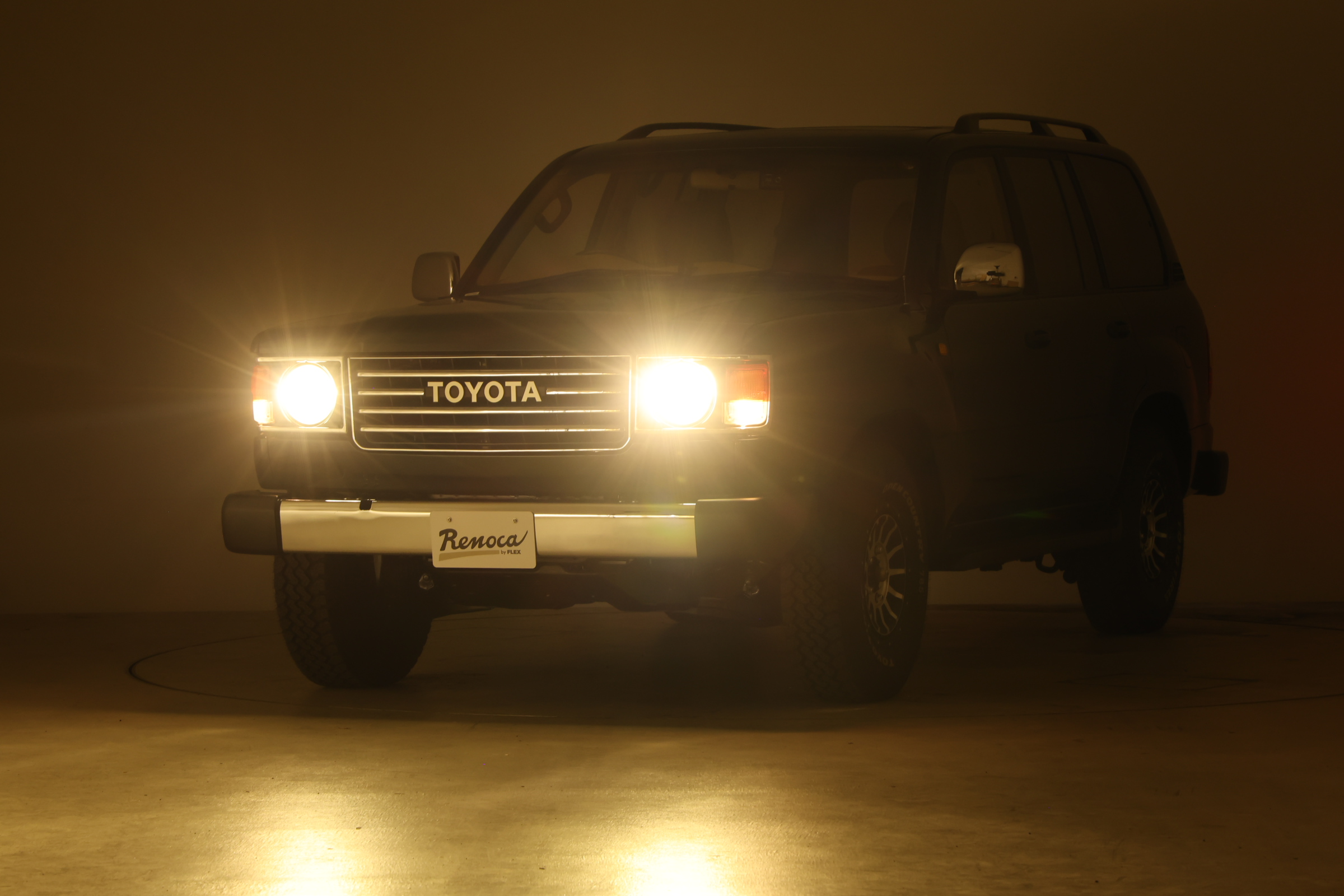 【車好きがこだわる】ULTIMATE HEAD BULB H4 Classic color | フレックス